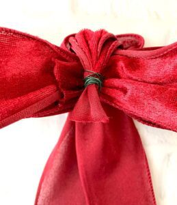How to Make a Bow for a Wreath with Wired Ribbon! (EASY)